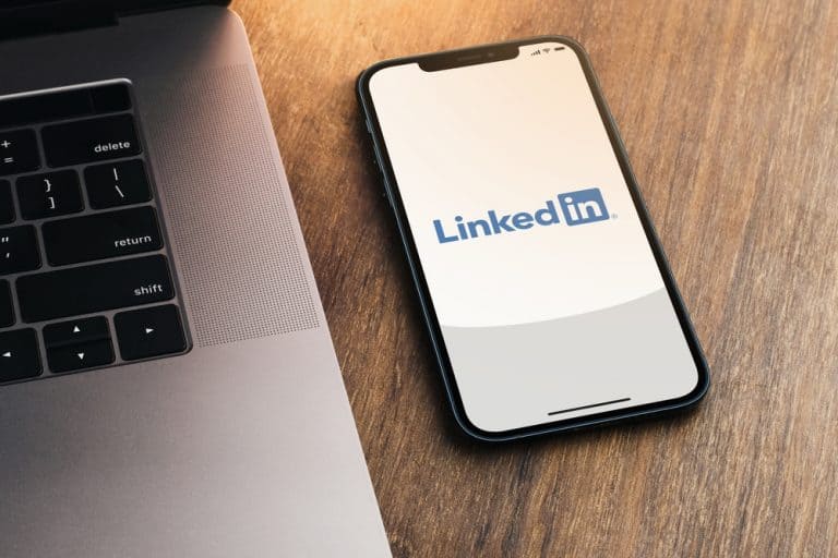 How To Log Out of LinkedIn? | ITGeared