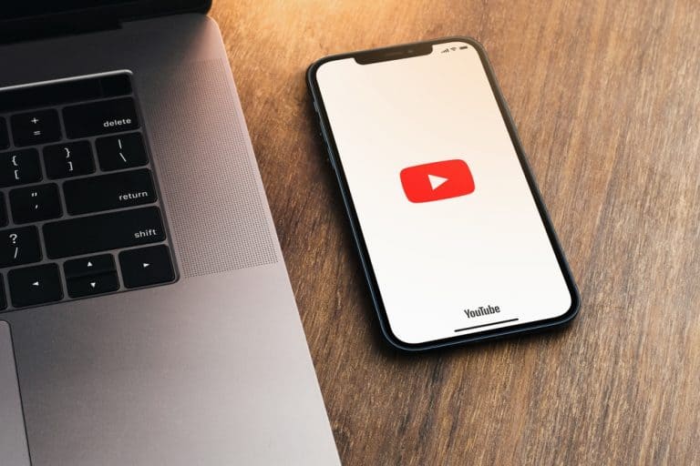 How To Feature Channels on YouTube | ITGeared