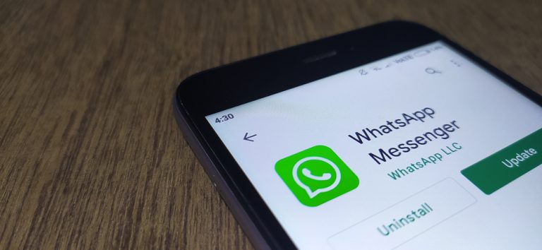 How To Force Stop WhatsApp on iPhone? | ITGeared