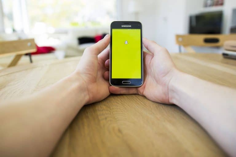 How To Get 100 Views on Snapchat | ITGeared