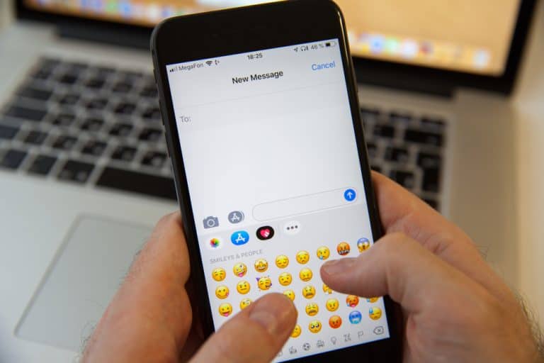 Does iMessage Show When You Listen to a Voice Message? | ITGeared