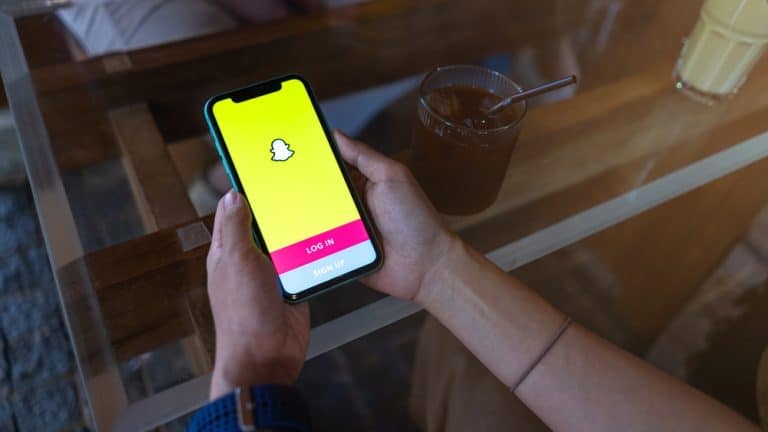 How To Know if Someone Added You Back on Snapchat | ITGeared