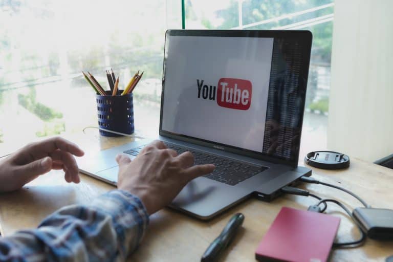 How To Sign Into YouTube | ITGeared