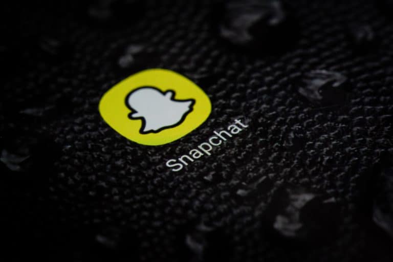 How To Log Out of Snapchat on All Devices | ITGeared