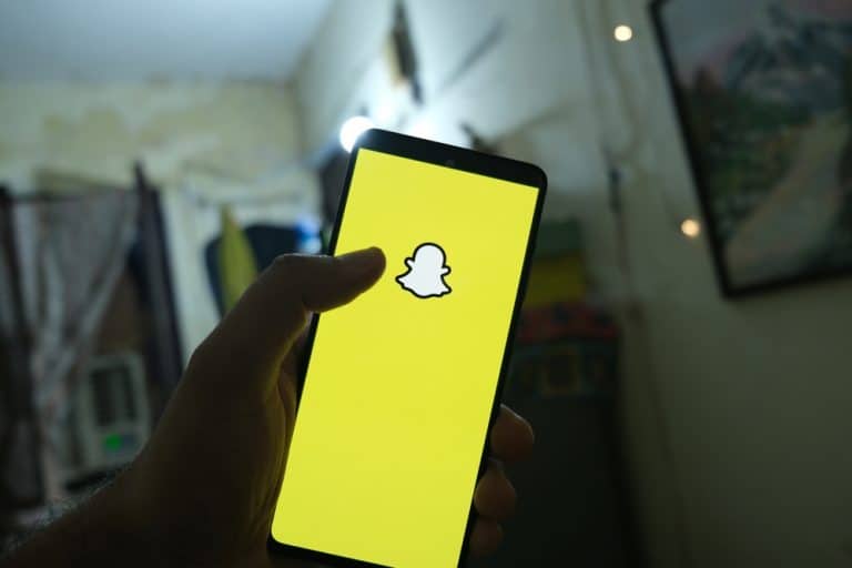 How To Mute Someone s Story On Snapchat ITGeared how-to-mute-someone-s-story-on-snapchat-itgeared