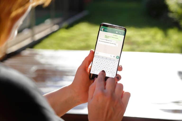 How To Ping Someone on WhatsApp? | ITGeared