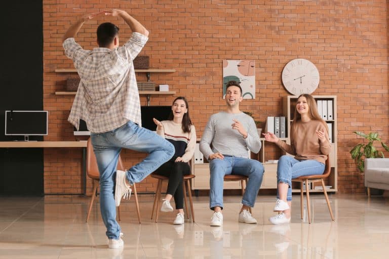 How To Play Charades on Zoom? | ITGeared