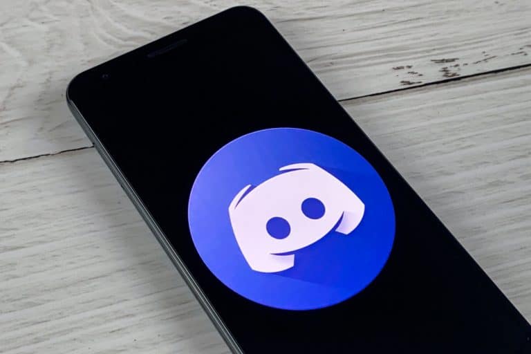 How To Queue Songs on Discord | ITGeared