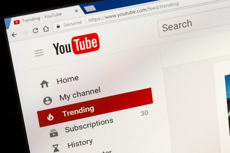 How To Remove Featured Channels on YouTube | ITGeared