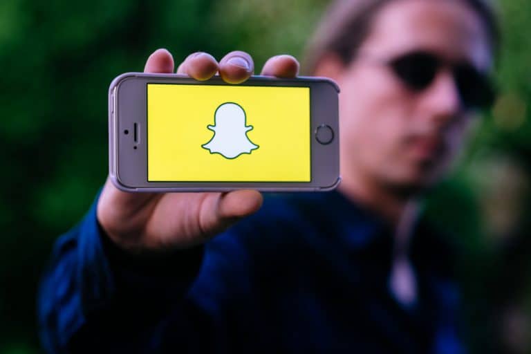 How To Reverse Audio on Snapchat | ITGeared