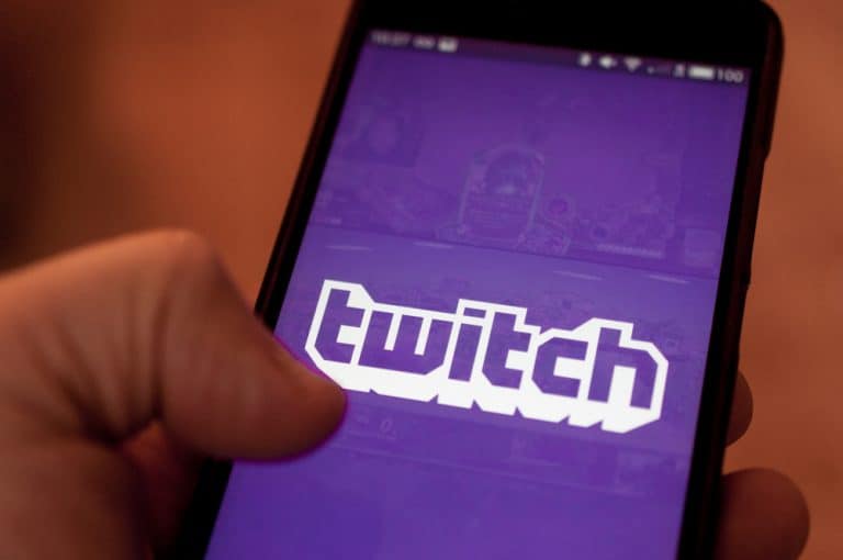 How To Ban Someone on Twitch | ITGeared