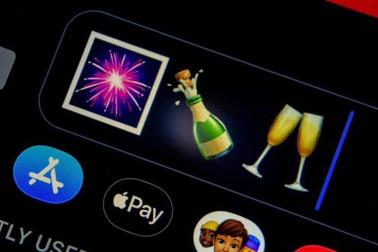 How To Send Fireworks on WhatsApp? | ITGeared