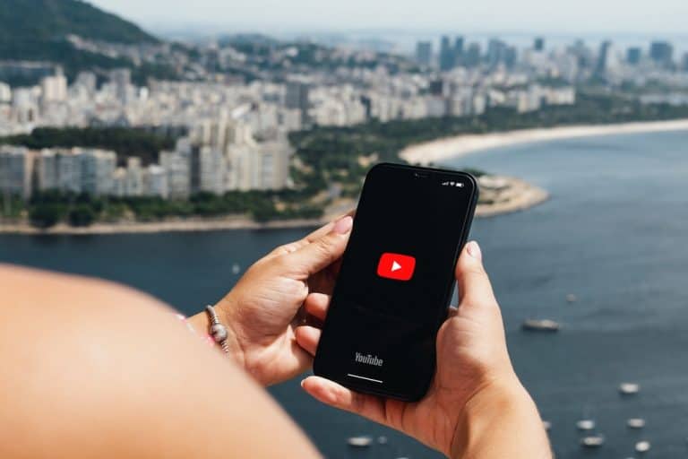 How To Sign Out of YouTube | ITGeared