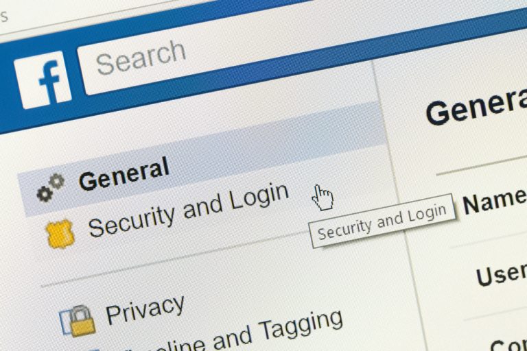 How To Hide Chat Sidebar on Facebook? | ITGeared