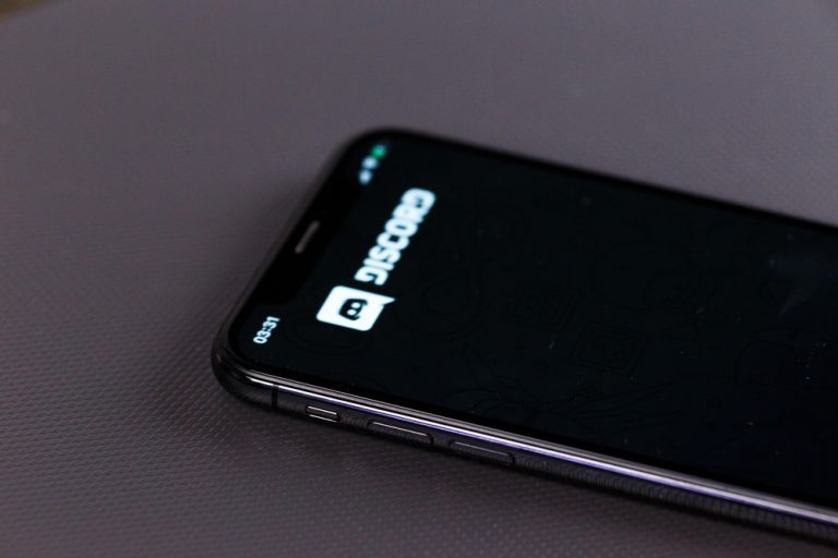 How To Turn On Developer Mode on Discord With iPhone | ITGeared