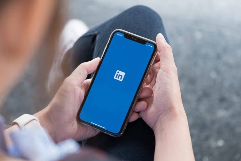 How To Add Bullet Points on LinkedIn | ITGeared