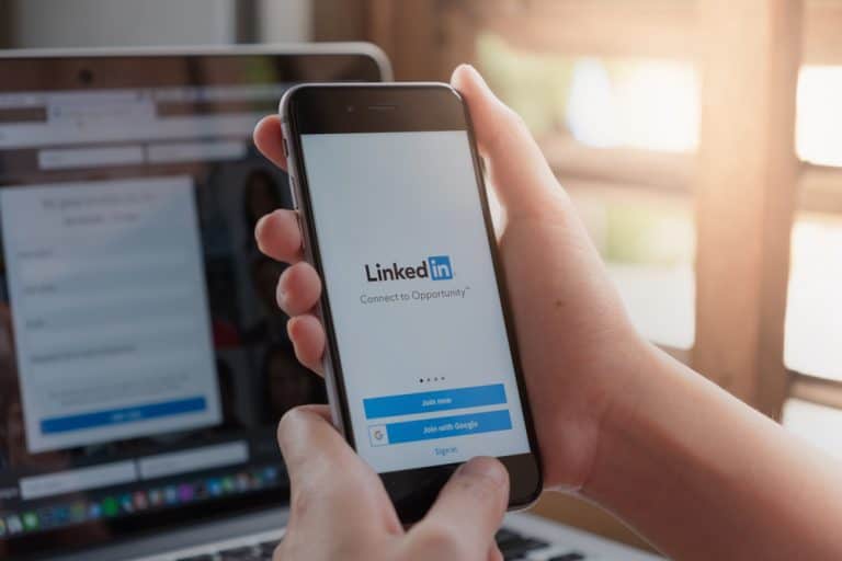 How To Add Publications to LinkedIn | ITGeared