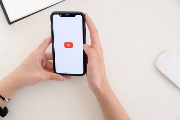 How To Loop a Song on YouTube | ITGeared
