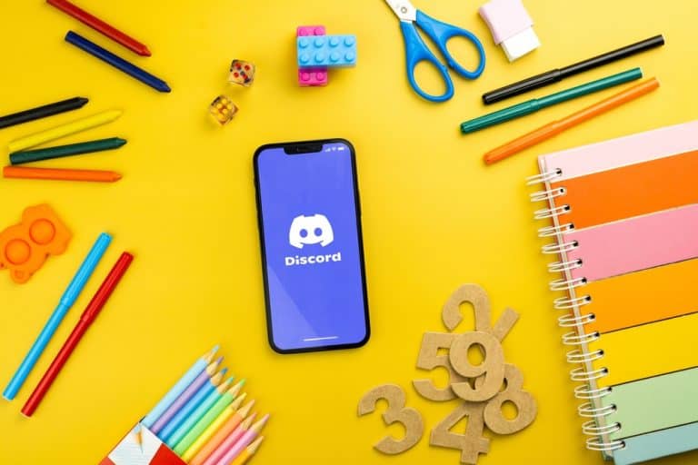 How To Bot Spam a Discord Server | ITGeared