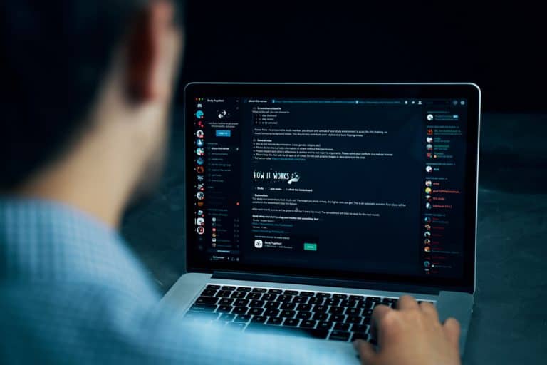 How To Highlight Text in Discord | ITGeared