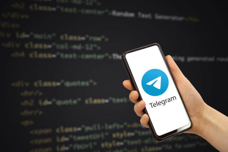 How To Bot Spam a Discord Server | ITGeared