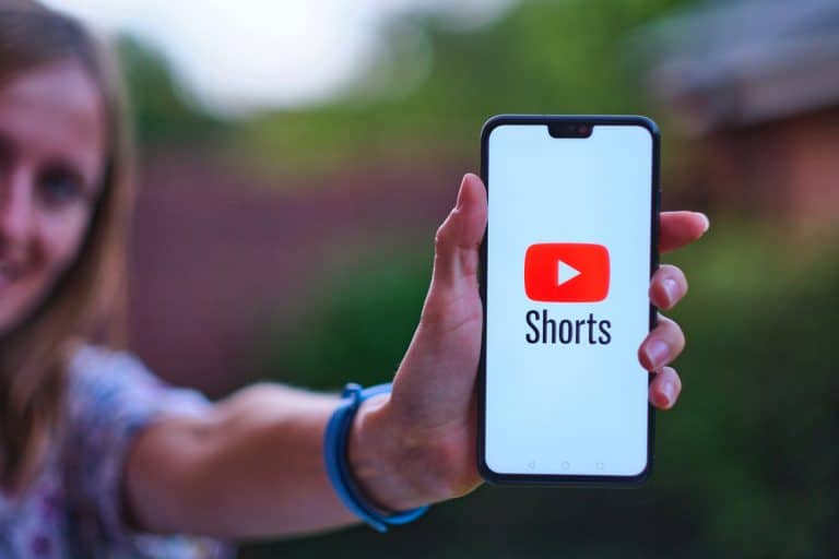 How To Watch YouTube With Friends | ITGeared