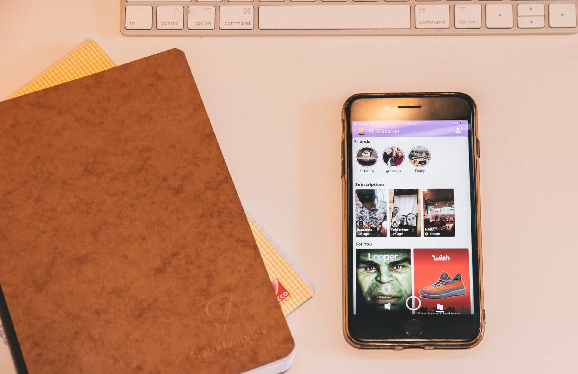 How To Start a Convo on Snapchat | ITGeared