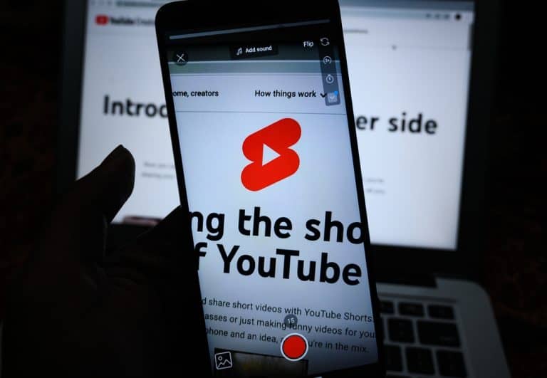 How To Remove Recommended Channels on YouTube | ITGeared