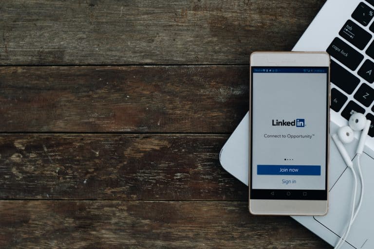How To Add Bullet Points on LinkedIn | ITGeared