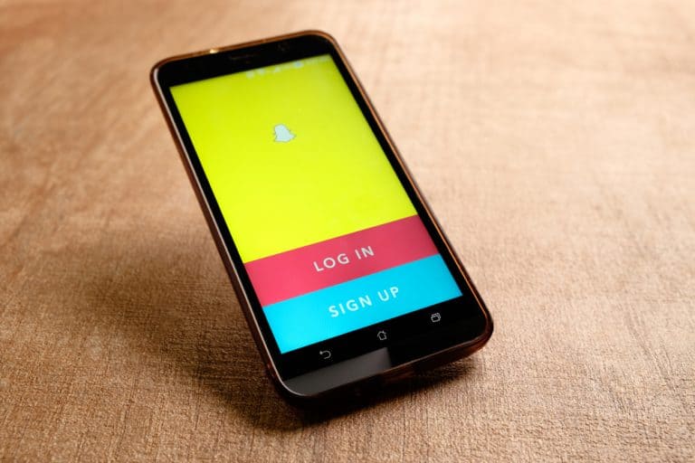 How To Log Out of Snapchat on All Devices | ITGeared