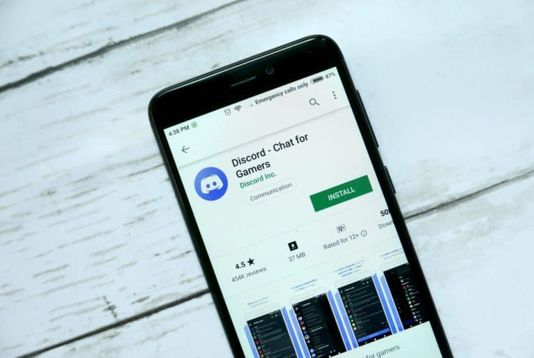 How To Separate Roles in Discord | ITGeared
