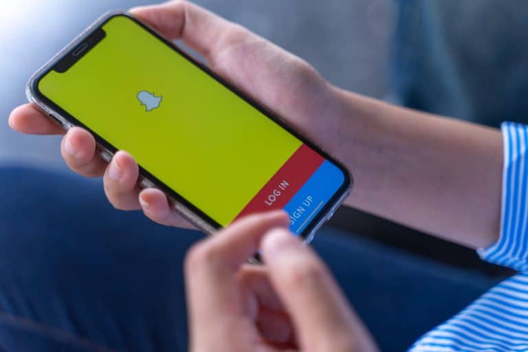 What Is the Moon for on Snapchat? | ITGeared
