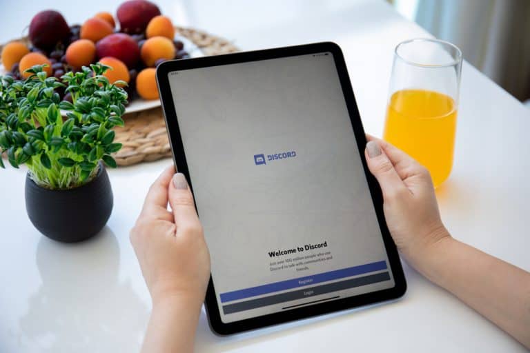 How To Open a Ticket on Discord | ITGeared